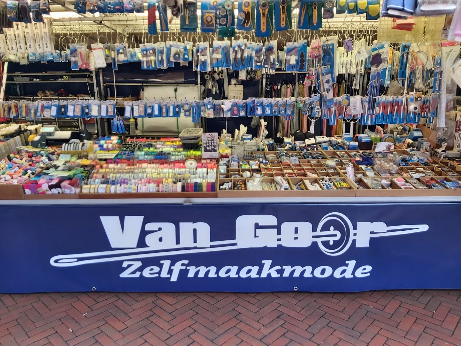 Van Goor zelfmaakmode - Markt Emmen